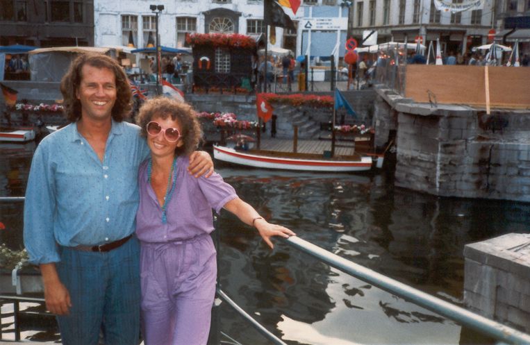 De fans lopen weg met André Rieu. Maar van zijn ouders kreeg hij nooit ...