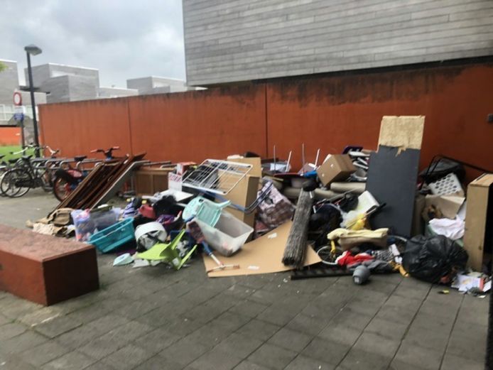 Hardnekkig sluikstort in Brusselsepoortstraat wekt ergernis op: “Is het ...