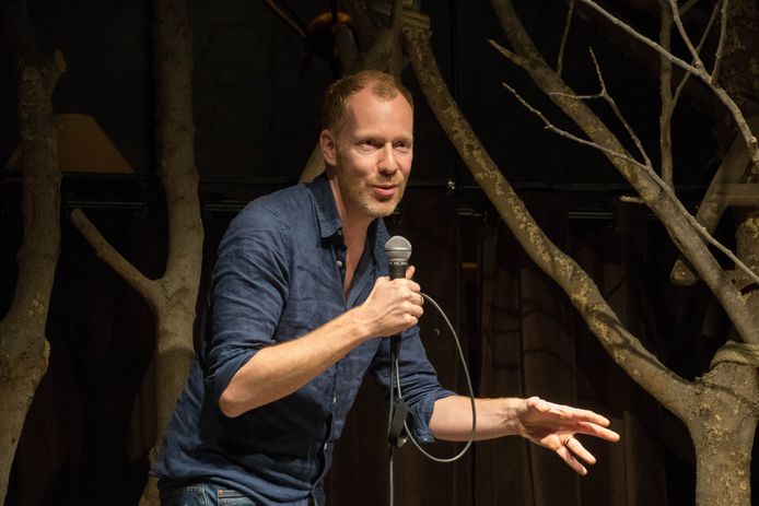 David Galle werkt op de lachspieren in eerste comedy-avond van ...