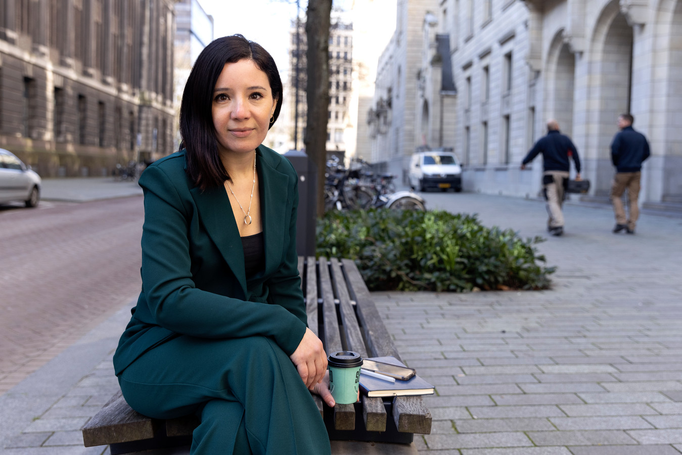 Lijsttrekker Imane Elfilali (Volt): ‘Ik vind het te makkelijk om te zeggen: we zijn voor of ...