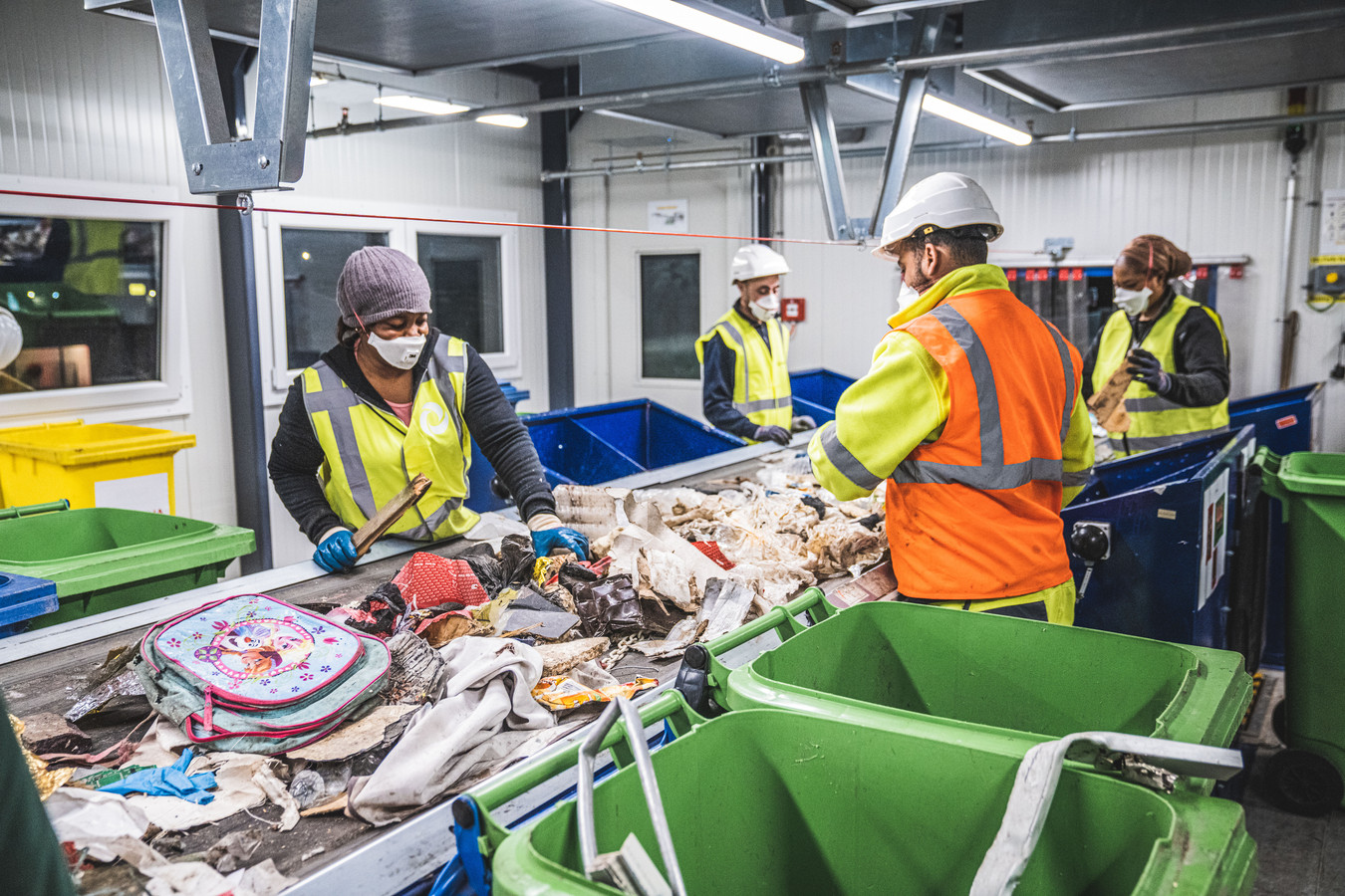 Hier komt het afval van heel wat Gentse bedrijven terecht: Veolia opent ...