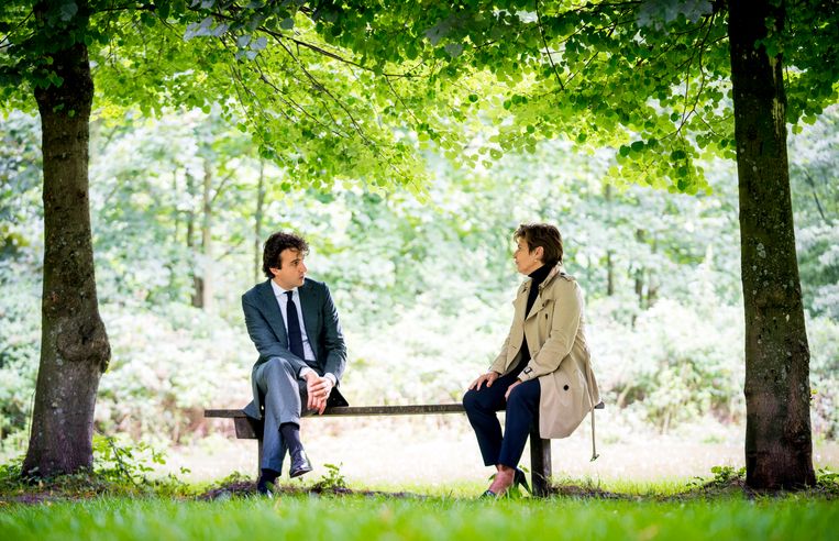 Waarom de Volkskrant Ploumen en Klaver interviewt over de formatie, en ...