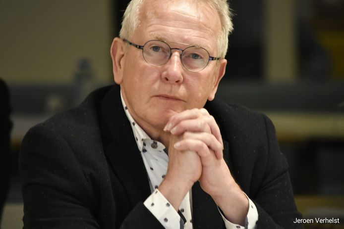 Ted van de Loo komt niet meer terug als wethouder, Overmans en Van de ...