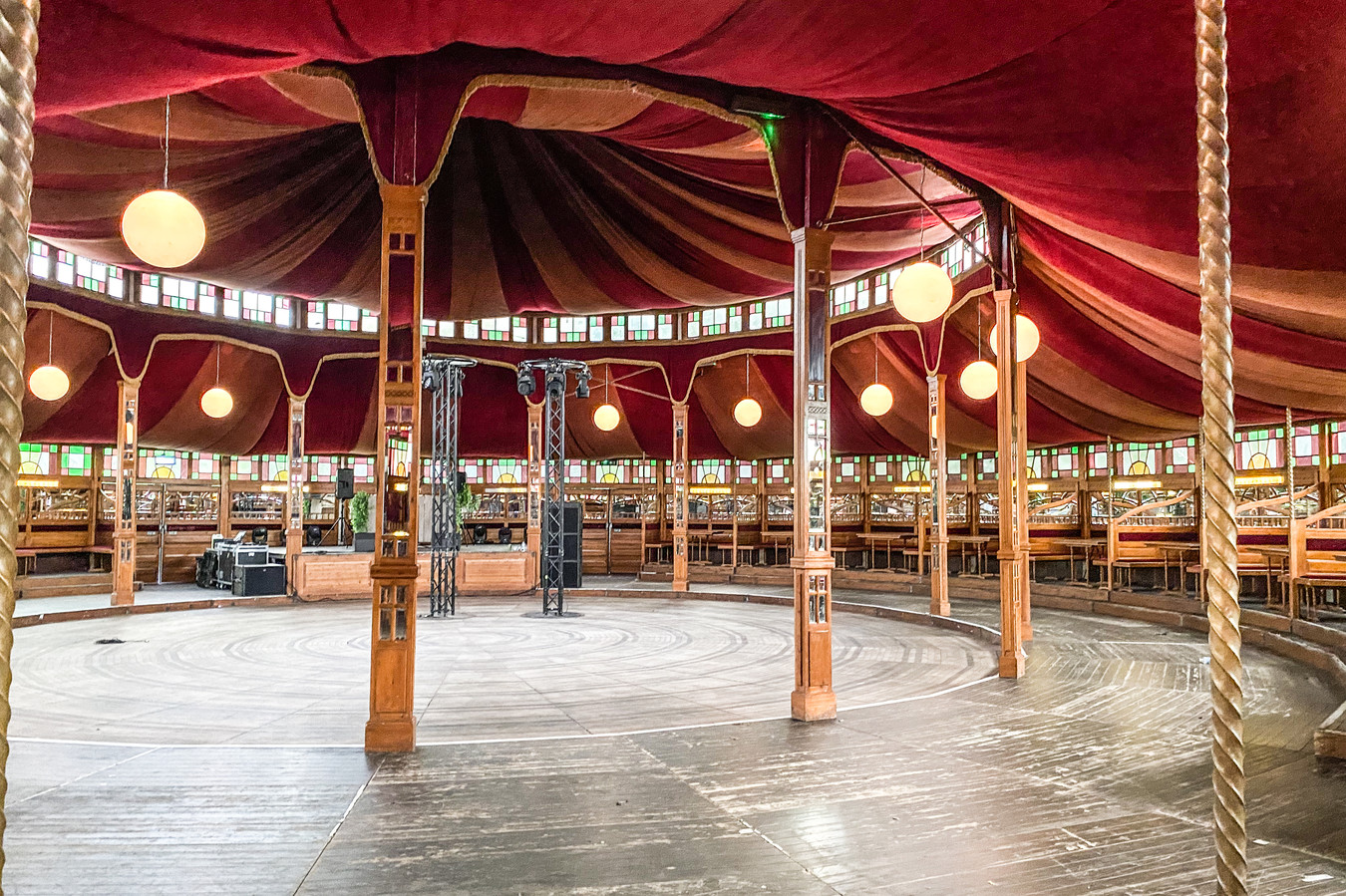 De spiegeltent komt opnieuw naar Diest | Foto | hln.be