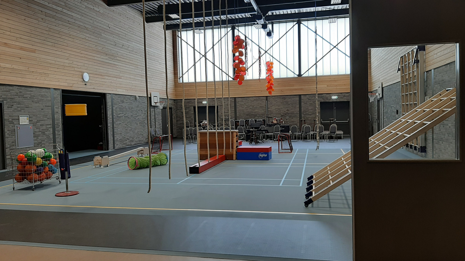 Ook in modern MFA-jasje zal De Stuik De Stuik blijven | Foto | bd.nl