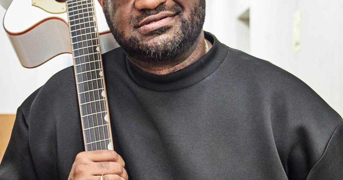 Rapper en muzikant Rivelino Rigters vertelt in Apeldoorn over zijn ...