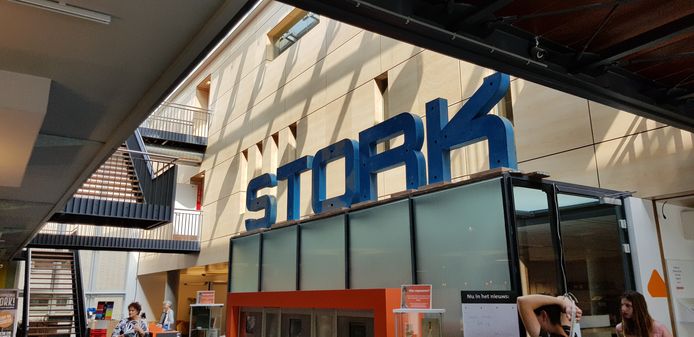 Jaren in de opslag en nu weer zichtbaar in Hengelo: de letters van ...