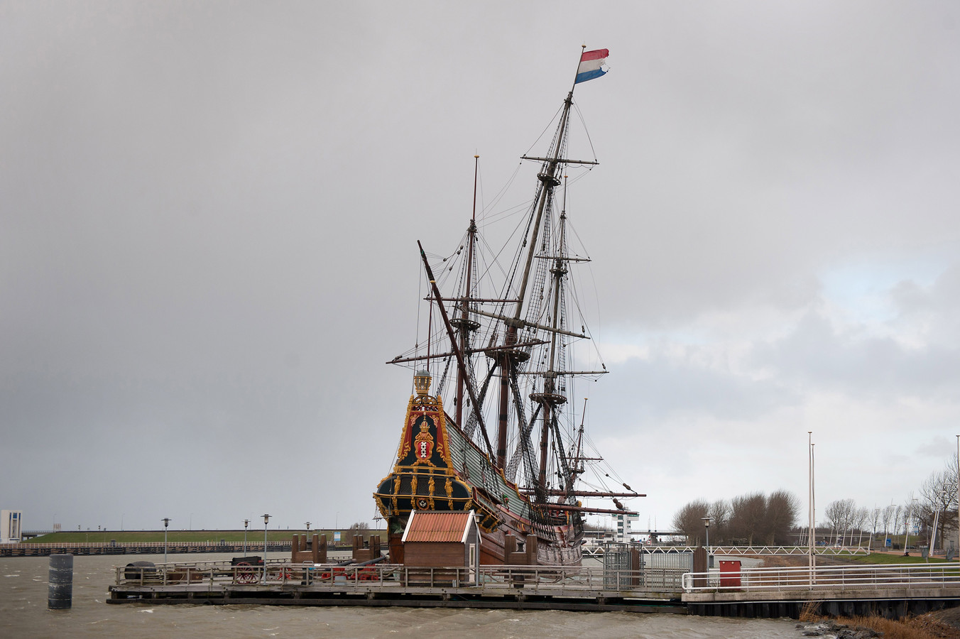 Nieuwe mast voor Batavia in oktober geplaatst | Foto | gelderlander.nl