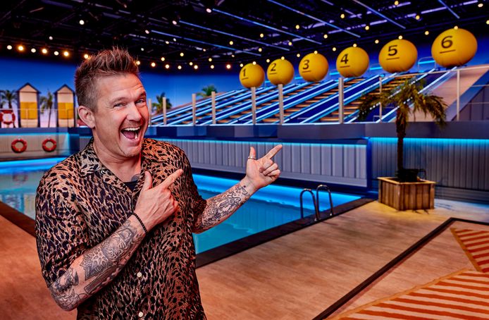 Negen jaar na hun relatie blijft Shima Kaes Johnny de Mol achtervolgen ...