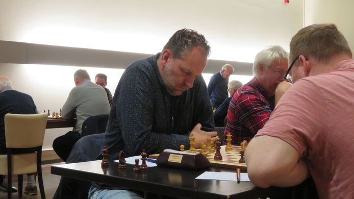 ZK schaken gestaakt, koploper Hekhuis baalt | Sport in Zeeland | pzc.nl