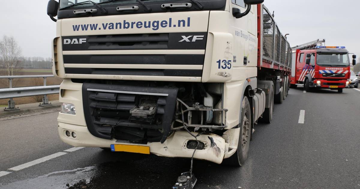 Kop-staartbotsing op A59 bij Raamsdonksveer | Oosterhout | bndestem.nl