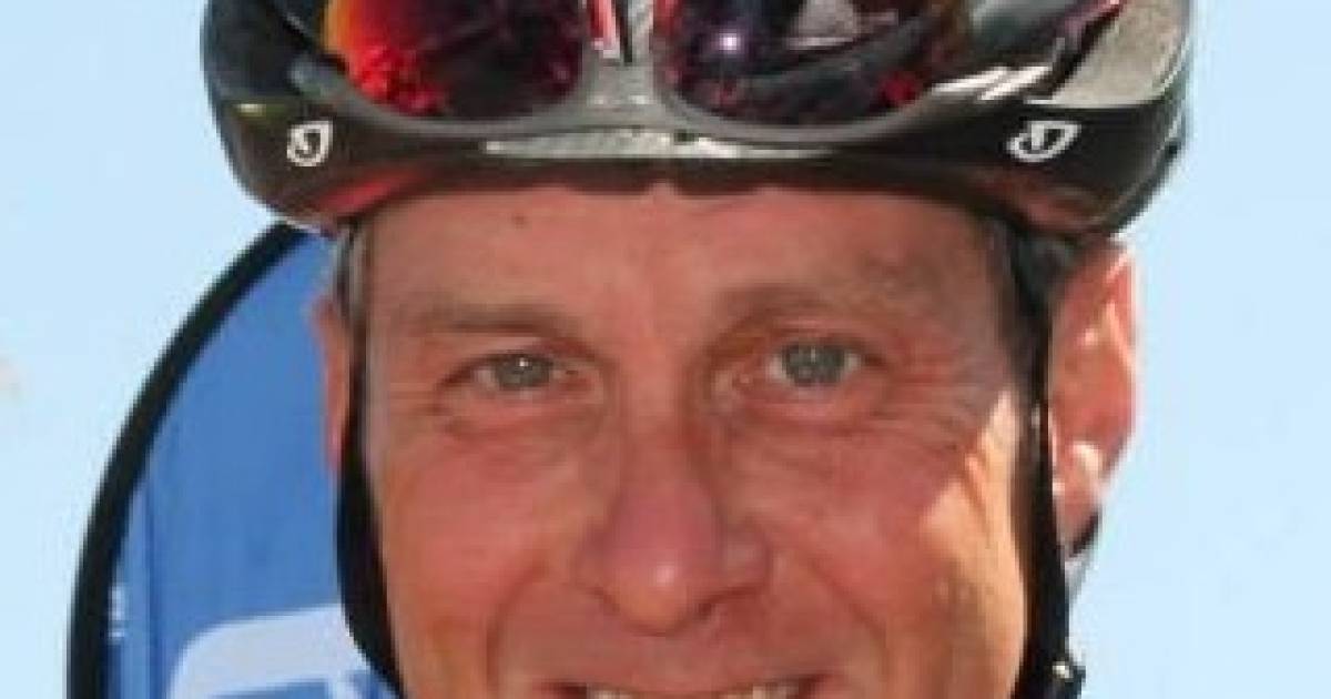 Fietsmaten eren Wim Beckers voor zijn huis in Kerkdriel | Bommelerwaard ...