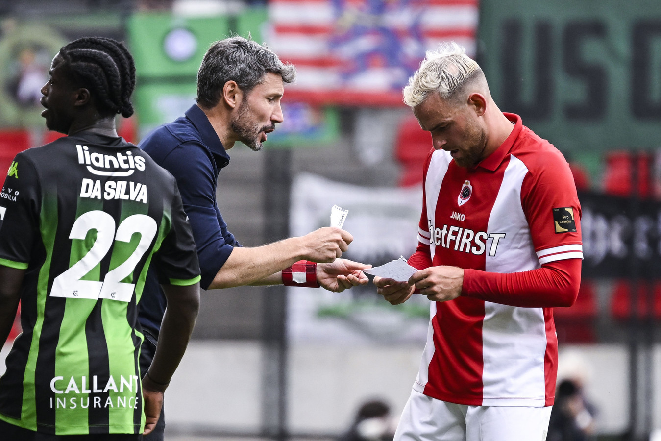 Mark van Bommel gaat verder waar hij gebleven was met Royal Antwerp ... Mark van Bommel gaat verder waar hij gebleven was met Royal Antwerp ...