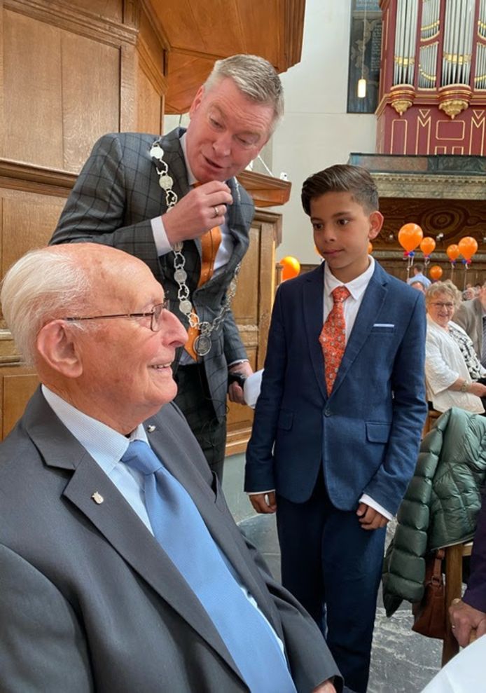 Burgemeesterlijke belofte in Brielse kerk: 'Nieuwe burgemeester op je ...