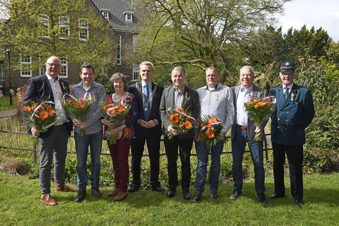 Helden van Haaksbergen: acht inwoners ontvangen koninklijke ...