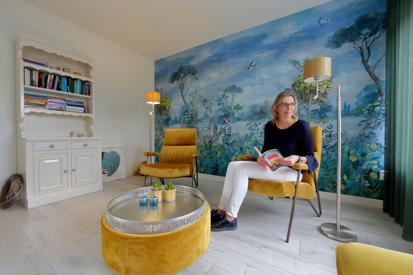 Annette uit Papendrecht koos voor gedurfd behang en veel kleur: ‘Daar ...