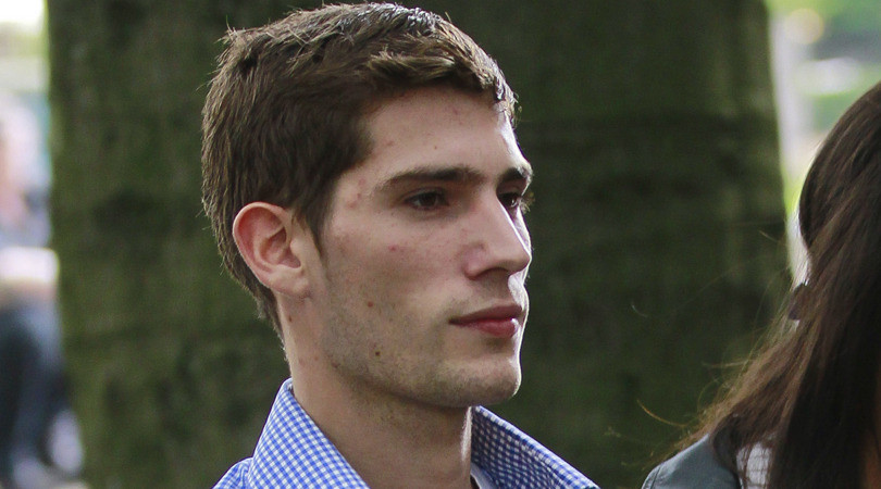 Broer Yolanthe vlucht voor politie na auto-ongeluk | Foto | AD.nl