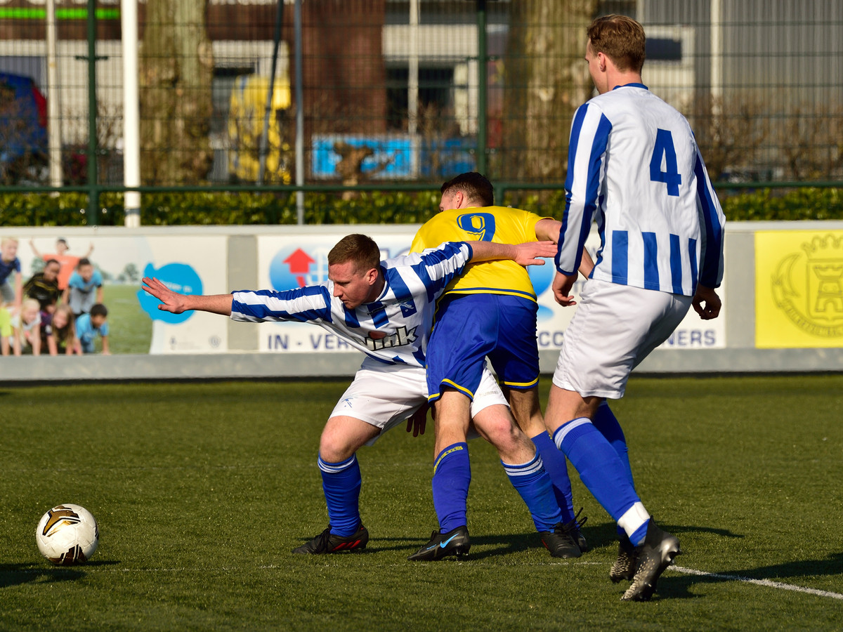 Vroeg rood nekt Sportlust’46, Sportief pakt een punt in de 98ste minuut ...
