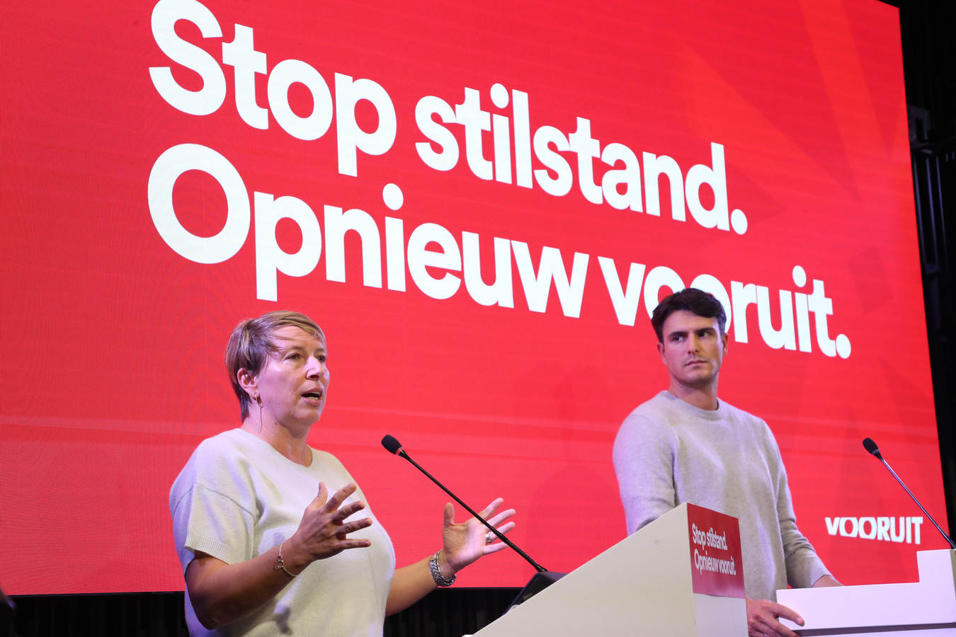 Vooruit doet opvallende voorstellen rond asiel en migratie: geen leefloon meer voor nieuwkomers ...