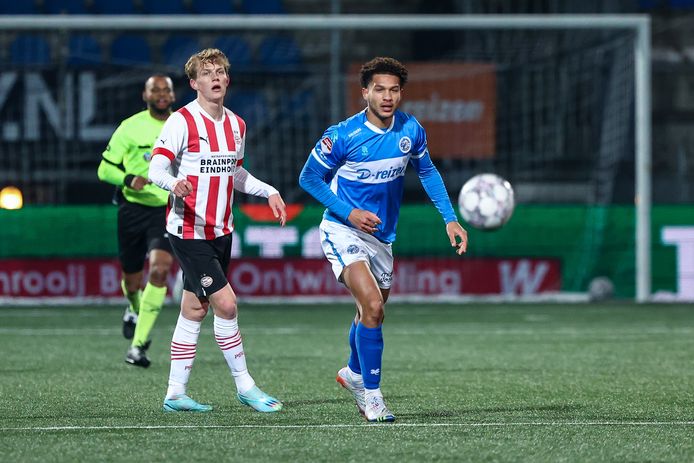 Plotseling is Engels de voertaal op de linkerflank bij FC Den Bosch ...