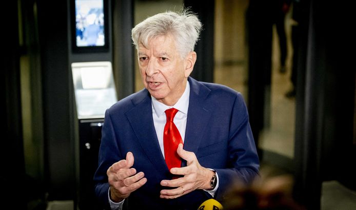 Informateur Plasterk gaat met fracties praten op landgoed in Hilversum ...