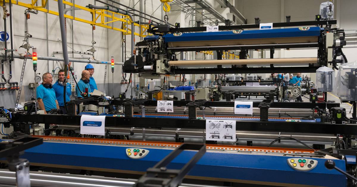 Montagelijn bij Picanol stilgelegd na coronabesmetting | Ieper | hln.be