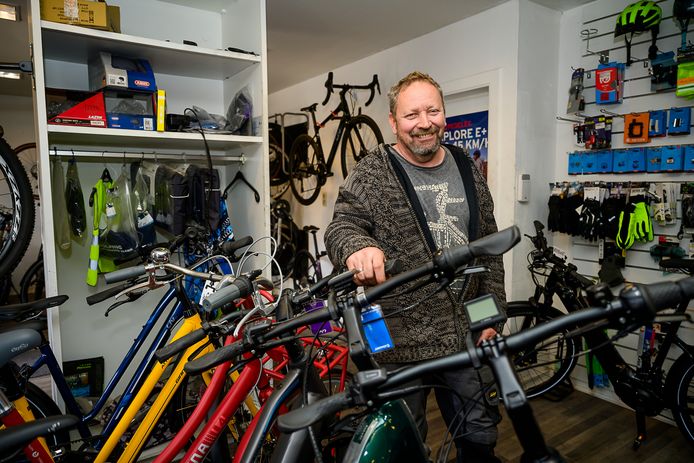 Peter Raes zet na zeven jaar zijn fietsenwinkel stop: “Kreeg ander ...
