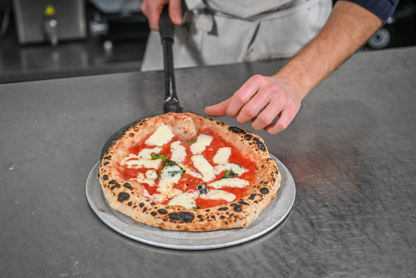 Zo maak je in 8 stappen de perfecte Italiaanse pizza volgens chef Luca ...