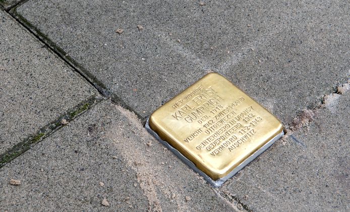 Hij werd slechts 24 jaar: struikelsteen zorgt er voor dat nazi-slachtoffer Karl niet in ...