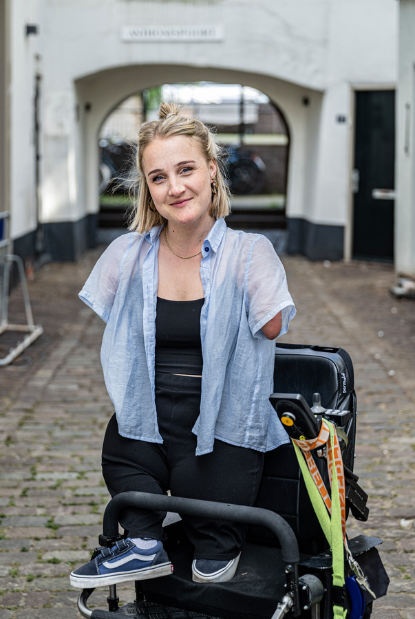 Ook zonder armen en benen weet presentatrice Eva Eikhout zich prima te ...