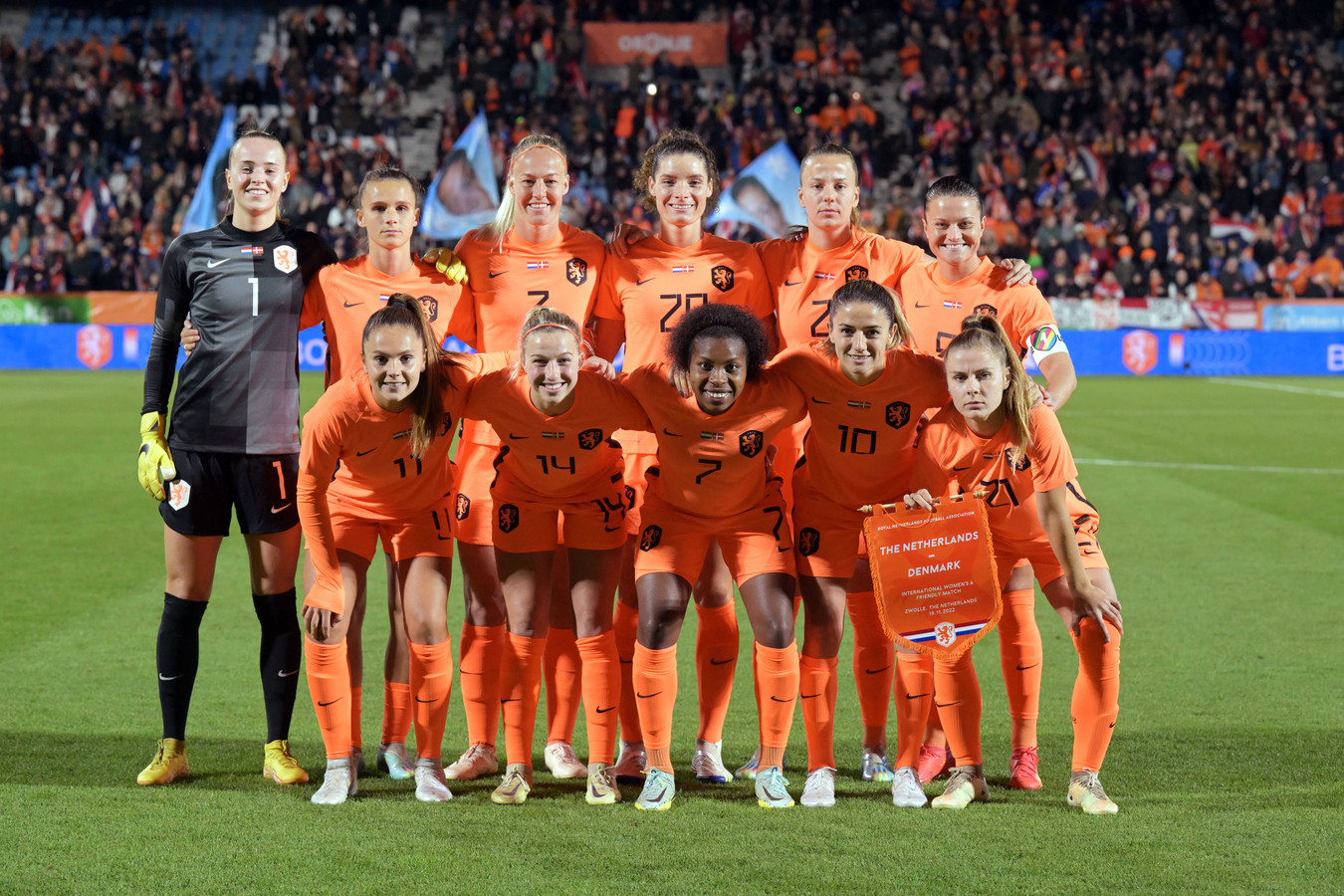 Dit is het hotel en de trainingsaccommodatie van de Oranje Leeuwinnen ... Dit is het hotel en de trainingsaccommodatie van de Oranje Leeuwinnen ...