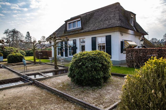 Te koop voor 1,65 miljoen: de kapitale villa van een gevallen voormalig eigenaar van GelreDome ...