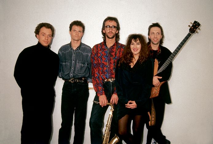 Presentatrice en zangeres Bea Van der Maat (62) is overleden na ...