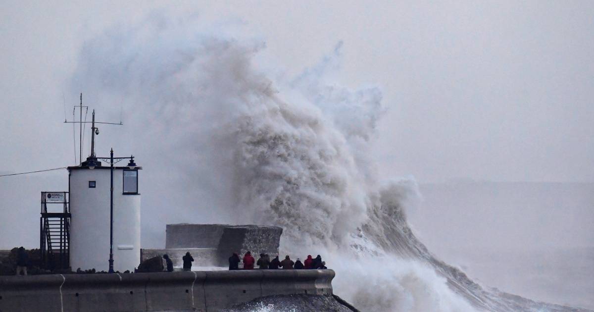 Deze stormfoto's moet je gezien hebben | Zware westerstorm | AD.nl