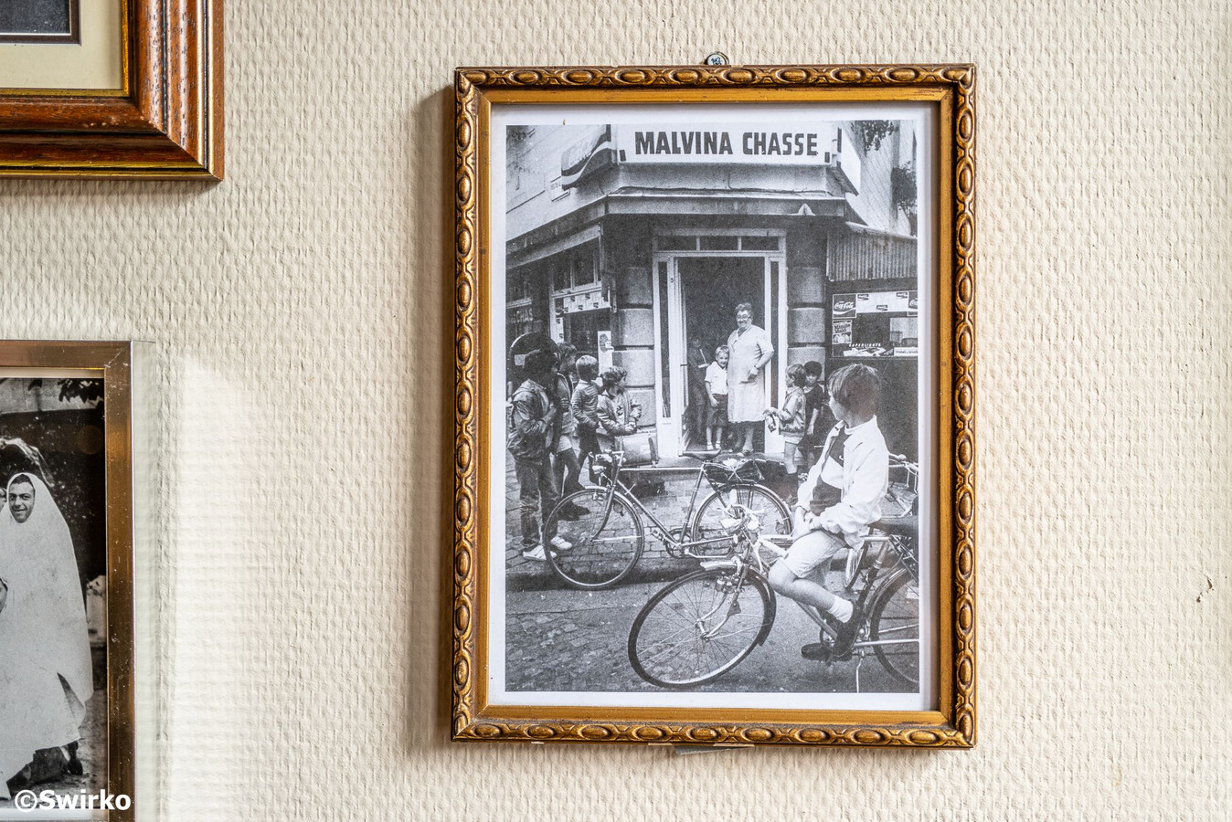 Waarom Prins Filip, nog voor hij koning was, het café van Antoinette in ...