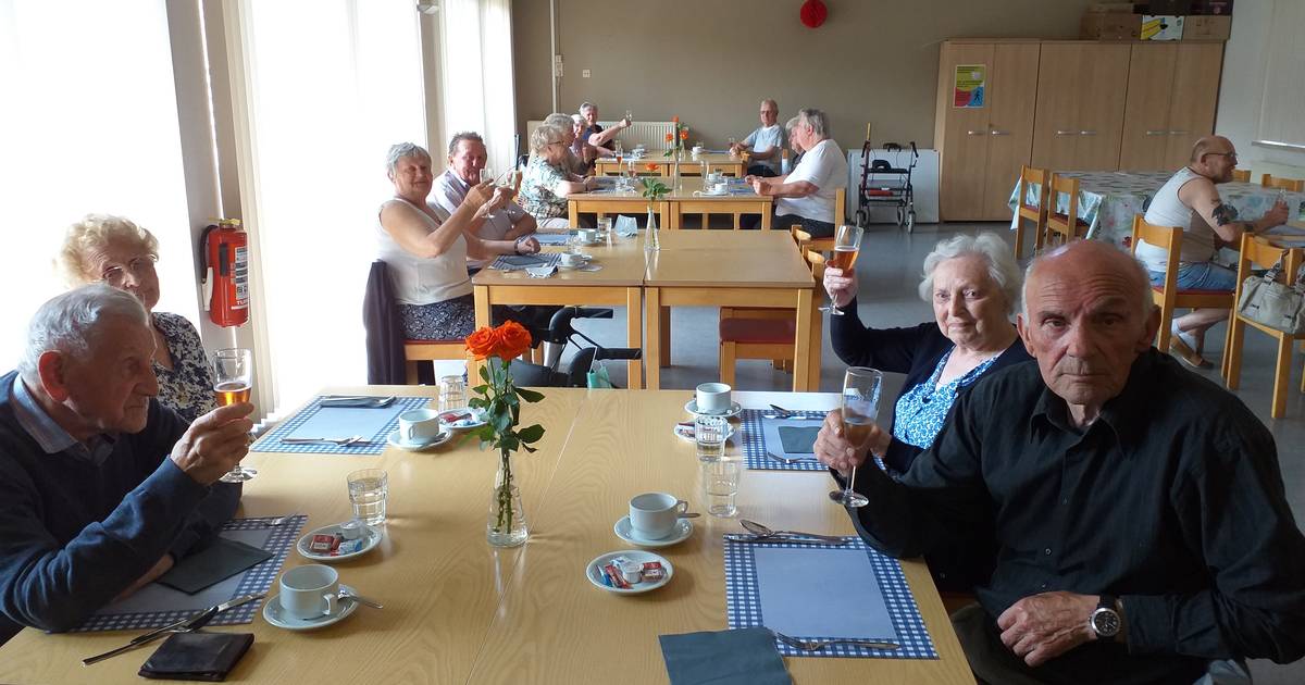 Dorpsrestaurant viert 5-jarig bestaan met feestmaaltijd | Lievegem | hln.be