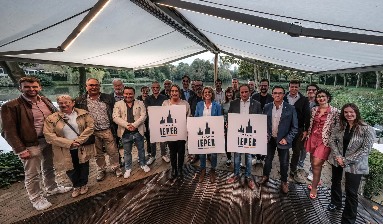 Stadslijst stelt naam en logo voor: “Met Team Ieper smijten we ons voor de stad” | Foto | hln.be