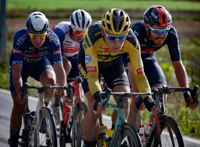 KOERS KORT. Van Aert moet zieke Teunissen missen in Ronde - Aimé De ...