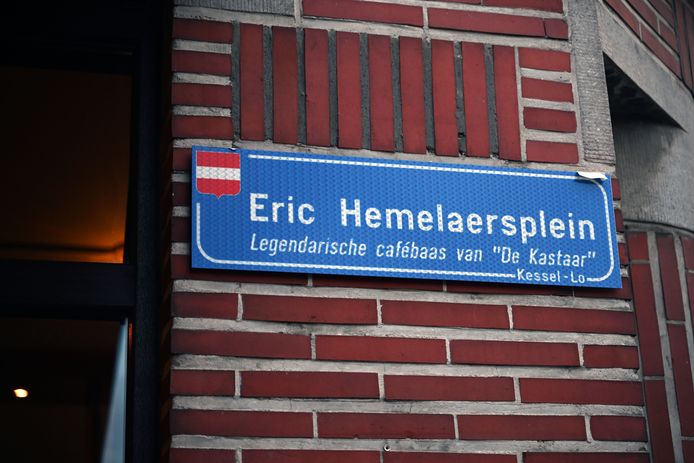 Veel aanwezigen op afscheidsdrink voor terminale cafébaas Eric (58 ...
