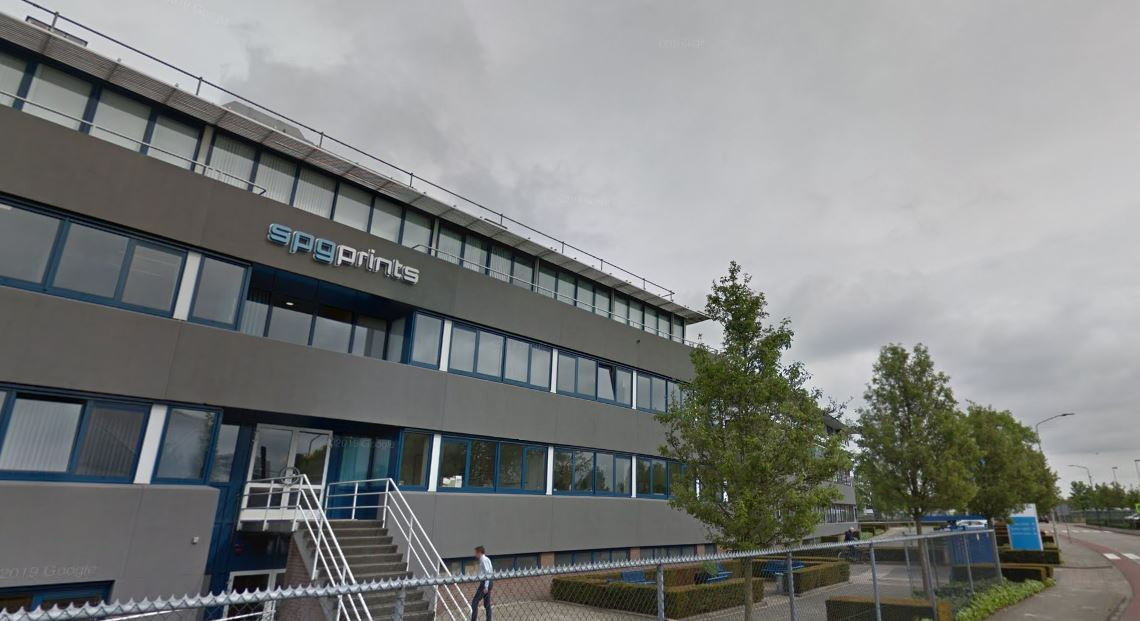 Veertig mensen op straat bij dit roemruchte Boxmeerse bedrijf | Foto ...