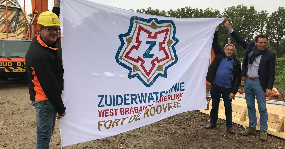 Vlag in top om hoogste punt te vieren van toren Pompejus op Fort de ...
