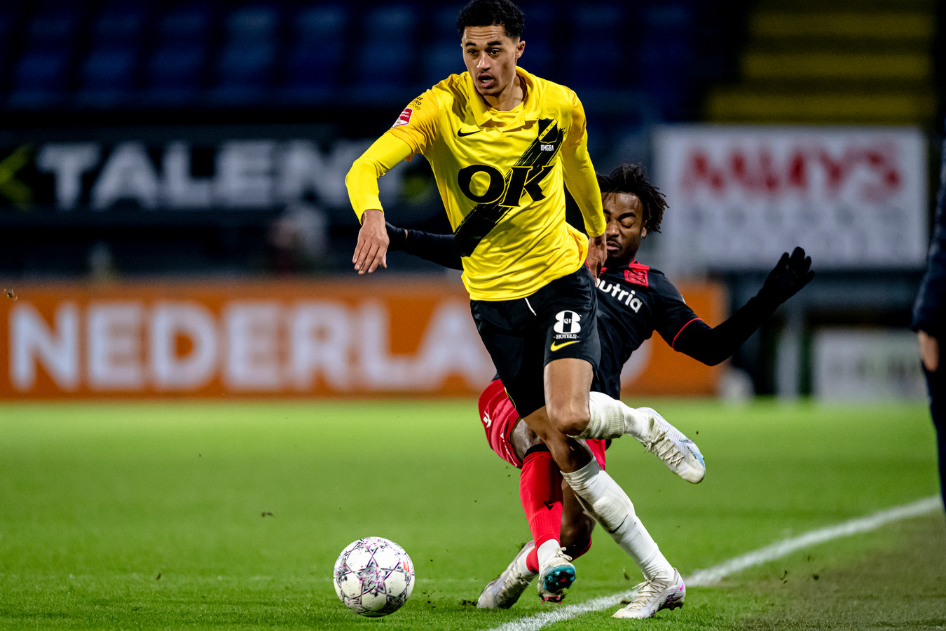Verbouwd NAC wint aan intelligentie, vuurkracht, brille, karakter en ...