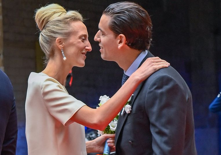 Van mini-jurk tot sprookjesjapon: dit waren de trouwjurken van prinses ...