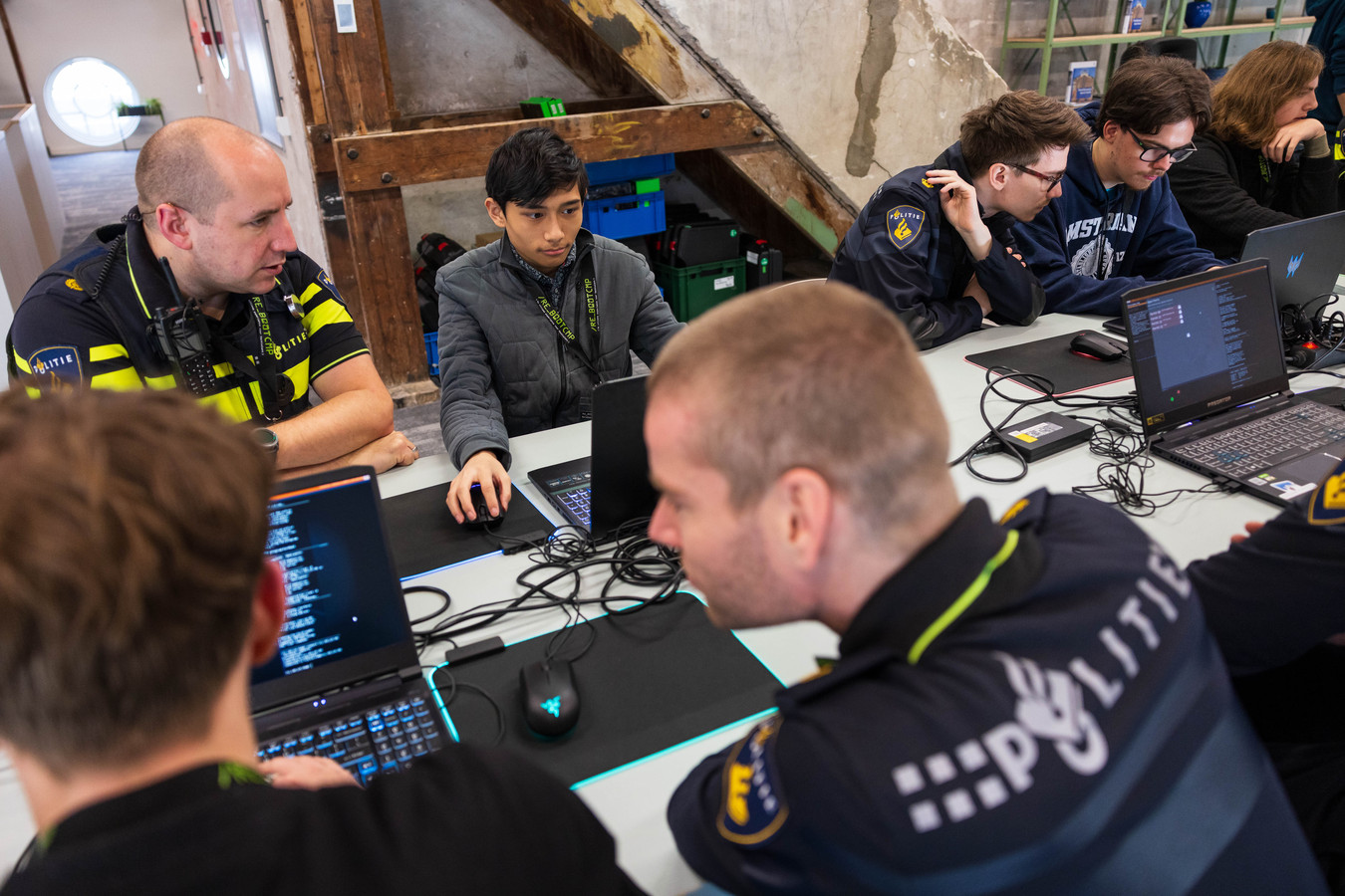 Kies niet voor ‘the dark side’, waarschuwt ethisch hacker: ‘Ik wil je ...