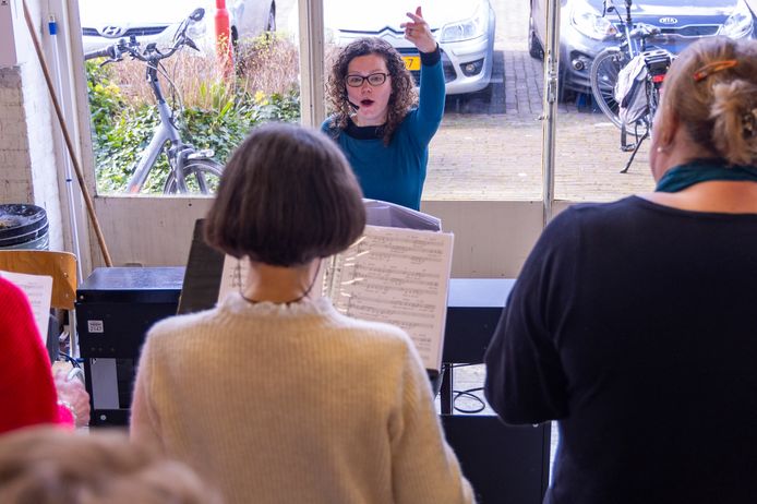 Dirigente Marjon is een overdagkoor begonnen vanwege long covid: ‘Ik ...