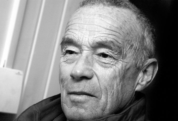 Jan van den Akker, icoon in het Delftse voetbal, op 80-jarige leeftijd ...