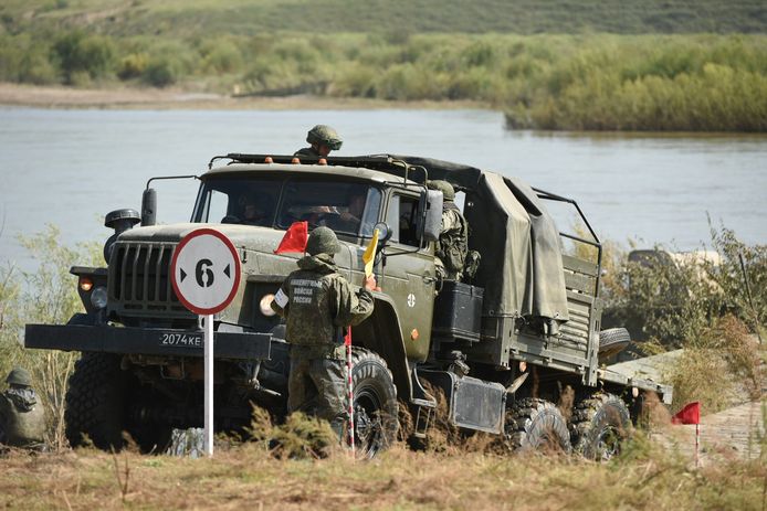 Russisch leger heeft "over volledig front" te kampen met "laag moreel ...