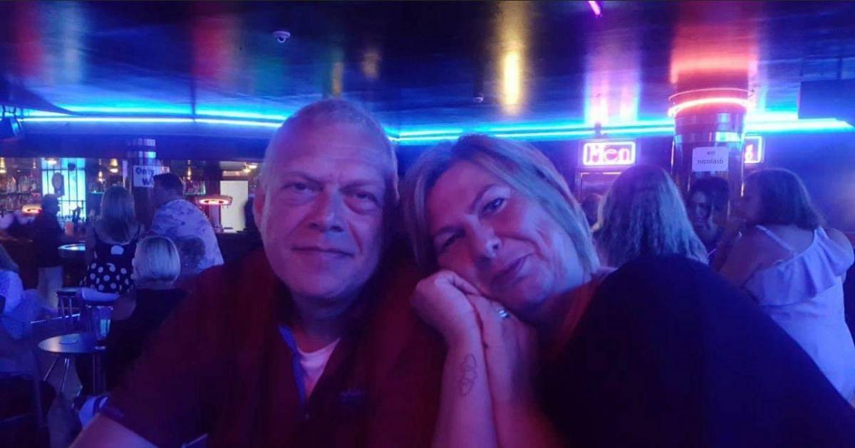 Willem Bollaart (56) van café ’t Haantje is klaar voor Ajax-Feyenoord ...