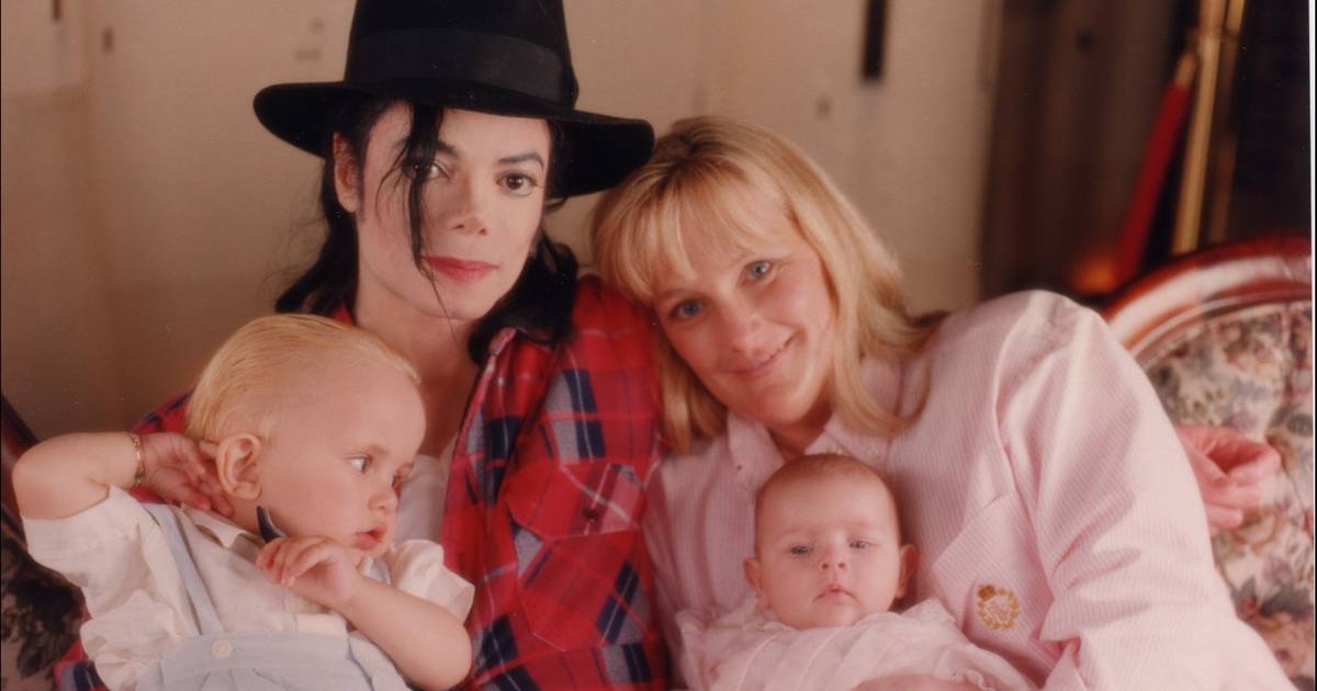 Debbie Rowe wil na Paris ook contact met zoon Prince | Default | hln.be