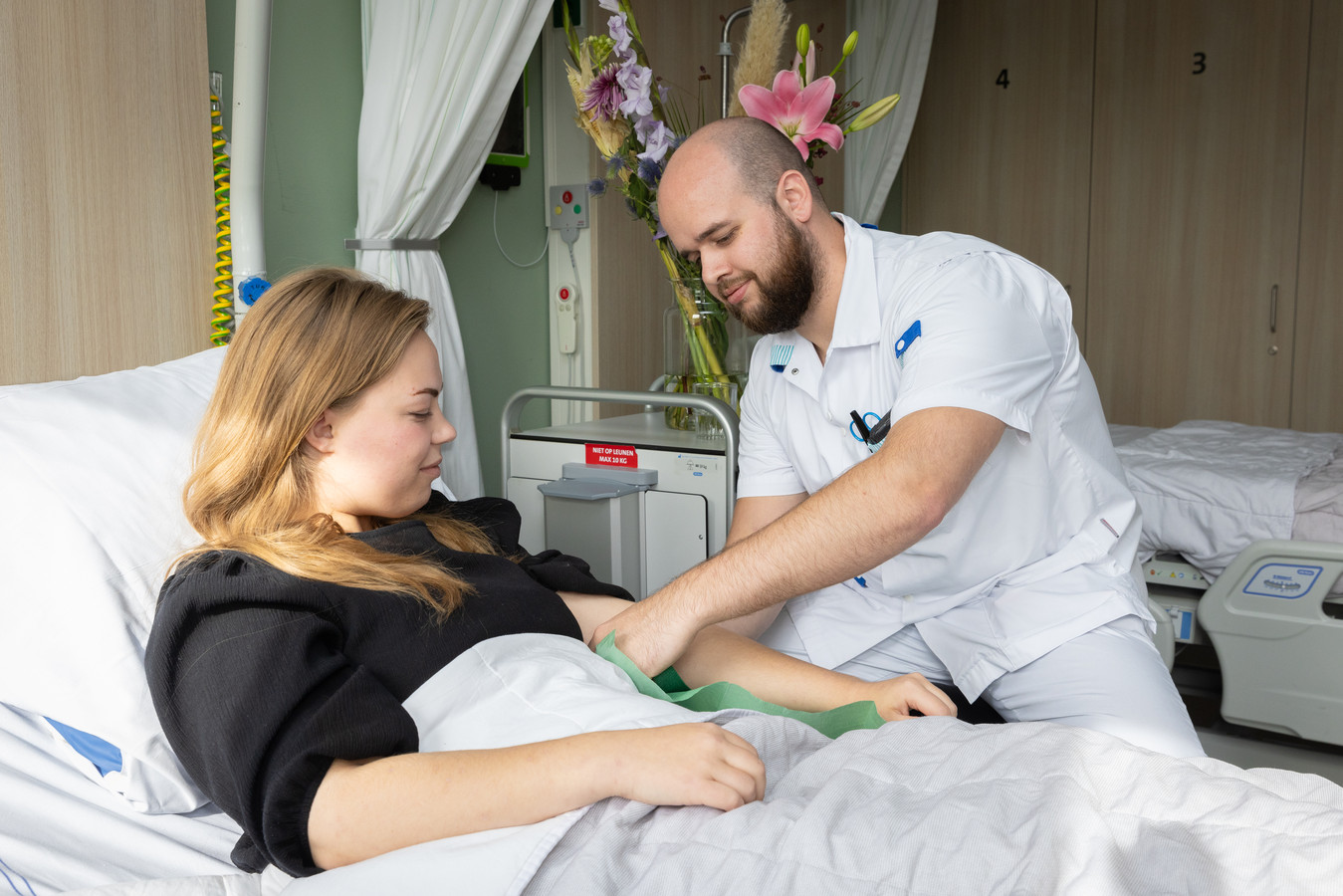 Beroep op familie en later wellicht zelfs AI: nieuwe directeur Beatrixziekenhuis ziet veel ...